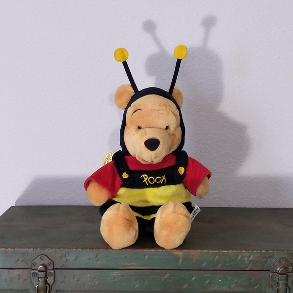 Walt Disney | Toys | Walt Disney Bumble Bee Pooh | Poshmark